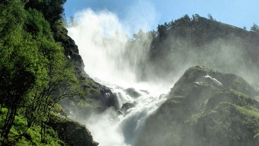 Er det noe poeng å spare vann og måle vannforbruk i vannlandet Norge?